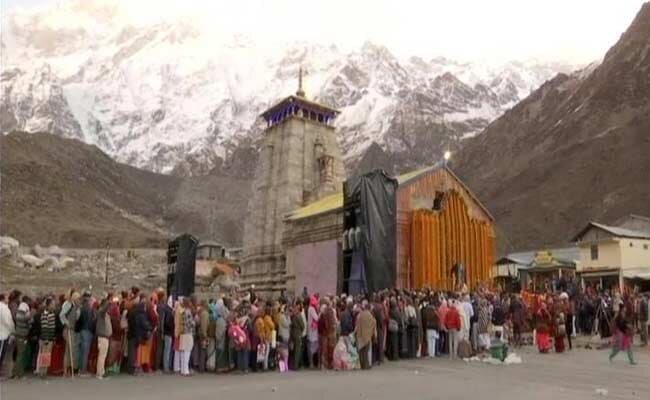 In the video see the huge crowd of devotees going to Kedarnath - North ...