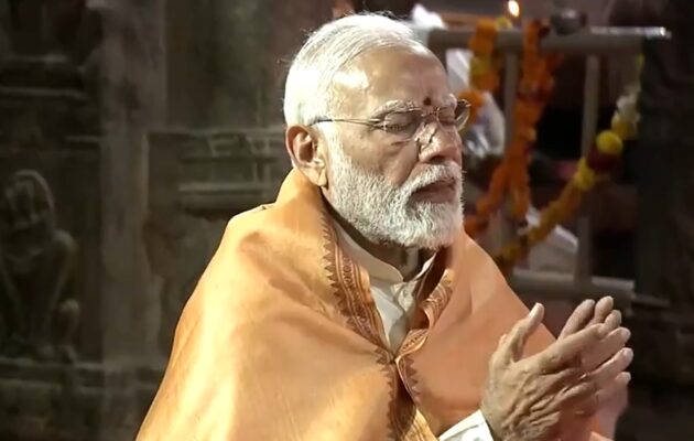 PM Modi Enchants With 'Shri Ram Jai Ram' Bhajan at Veerbhadra Temple ...