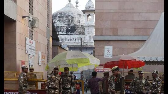 Hindu Prayers Resumed at Gyanvapi Masjid's Southern Cellar After ...